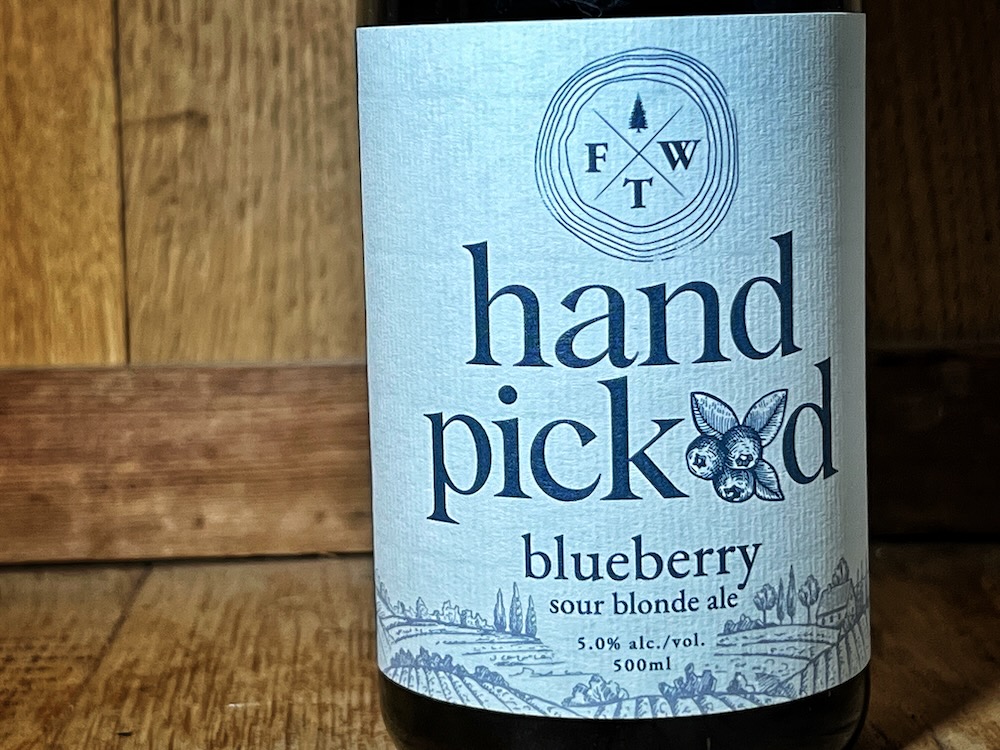 Braxton Hand Picked: Blueberry Beer Tasting Notes - The Gnarly Gnome